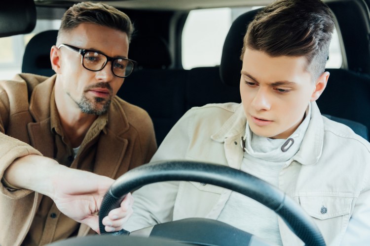 How to Raise a Good Teen Driver | Via