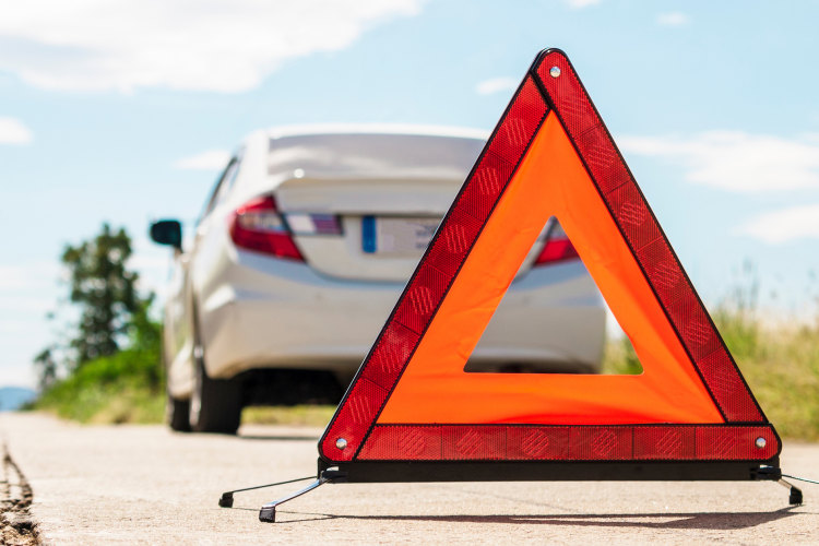 7 Defensive Driving Techniques to Reduce the Risk of a Collision | Via