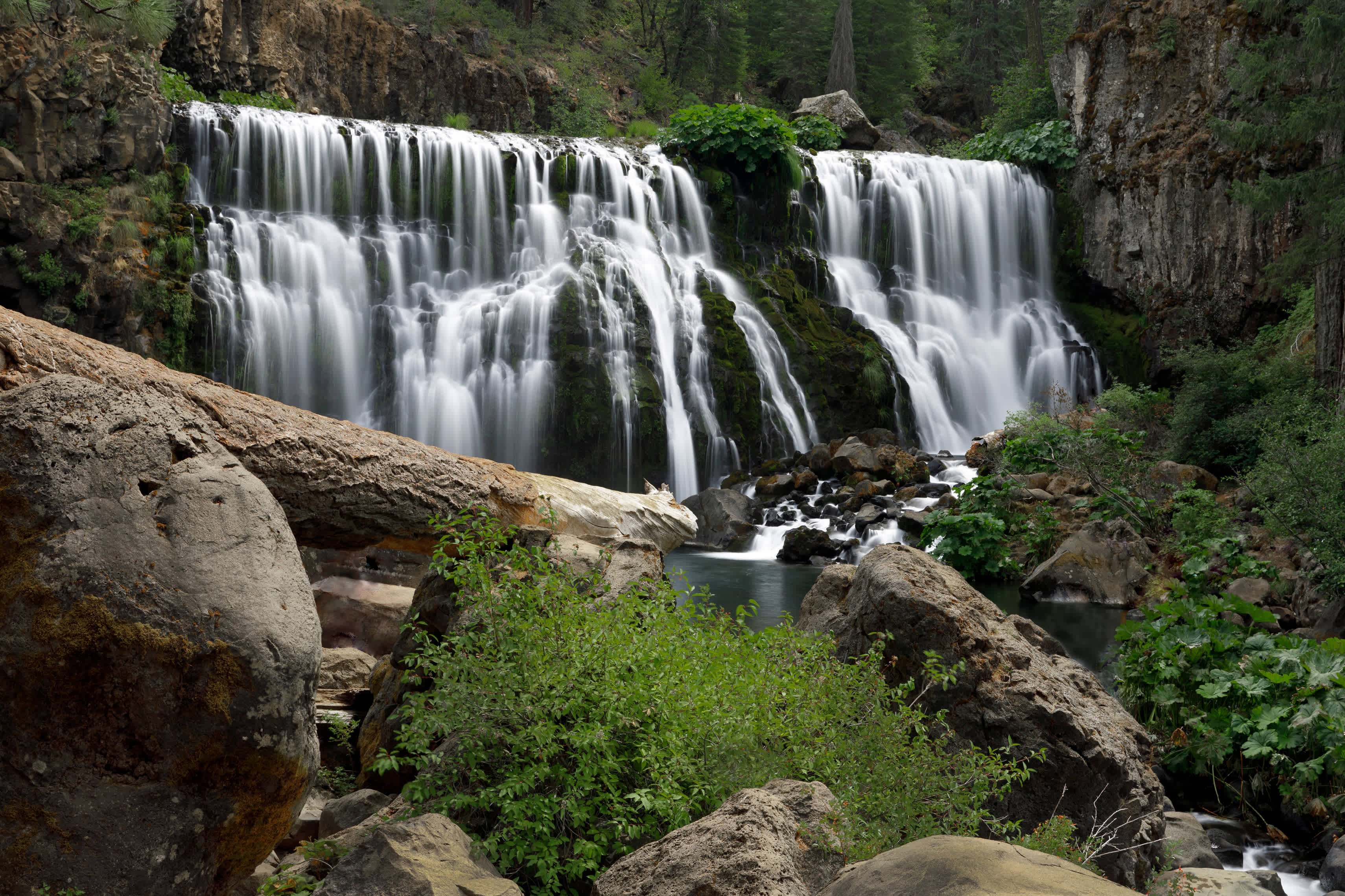 Spring Waterfall Hikes in the West | Via