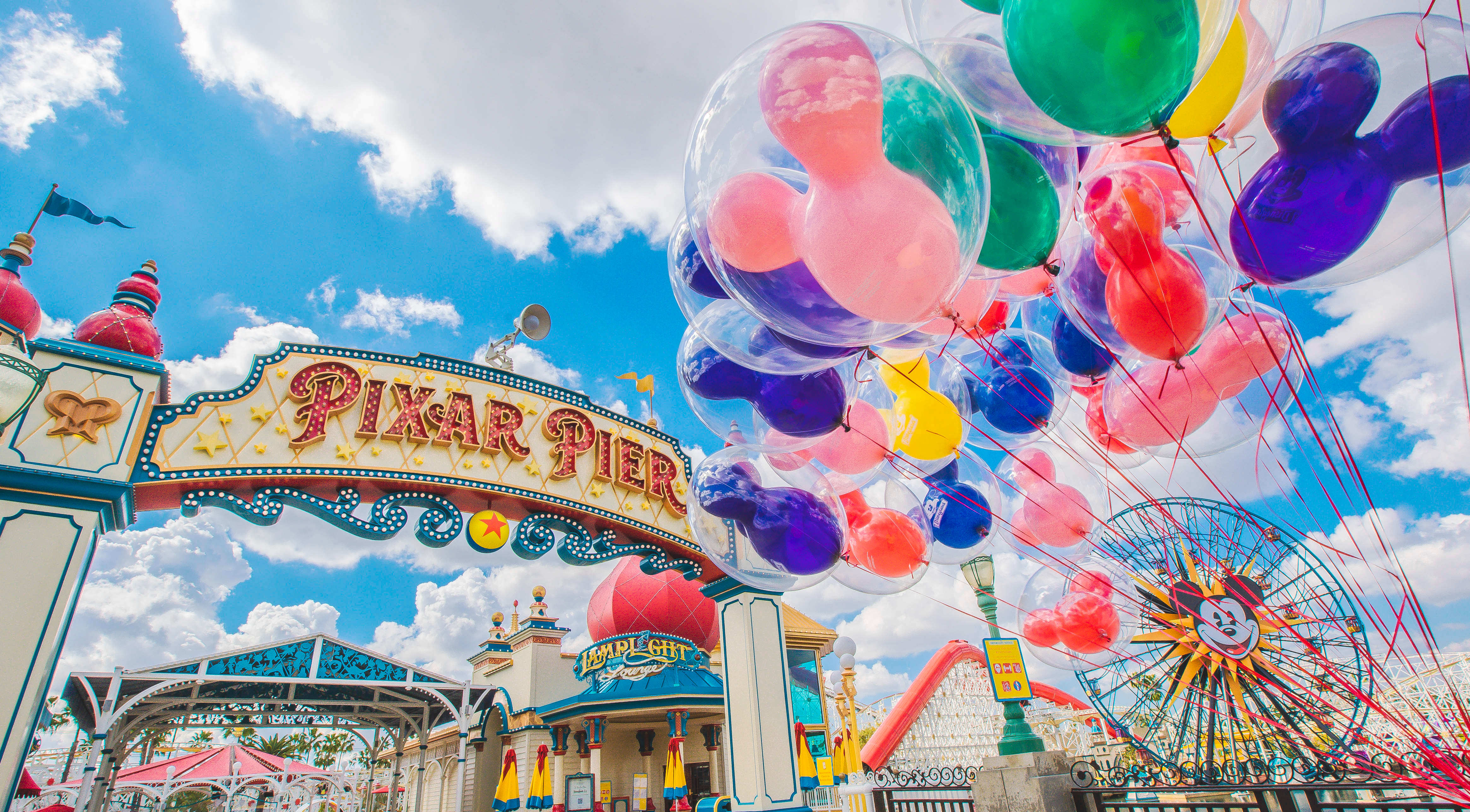 Must-Have Food and Drinks in Disneyland | Via