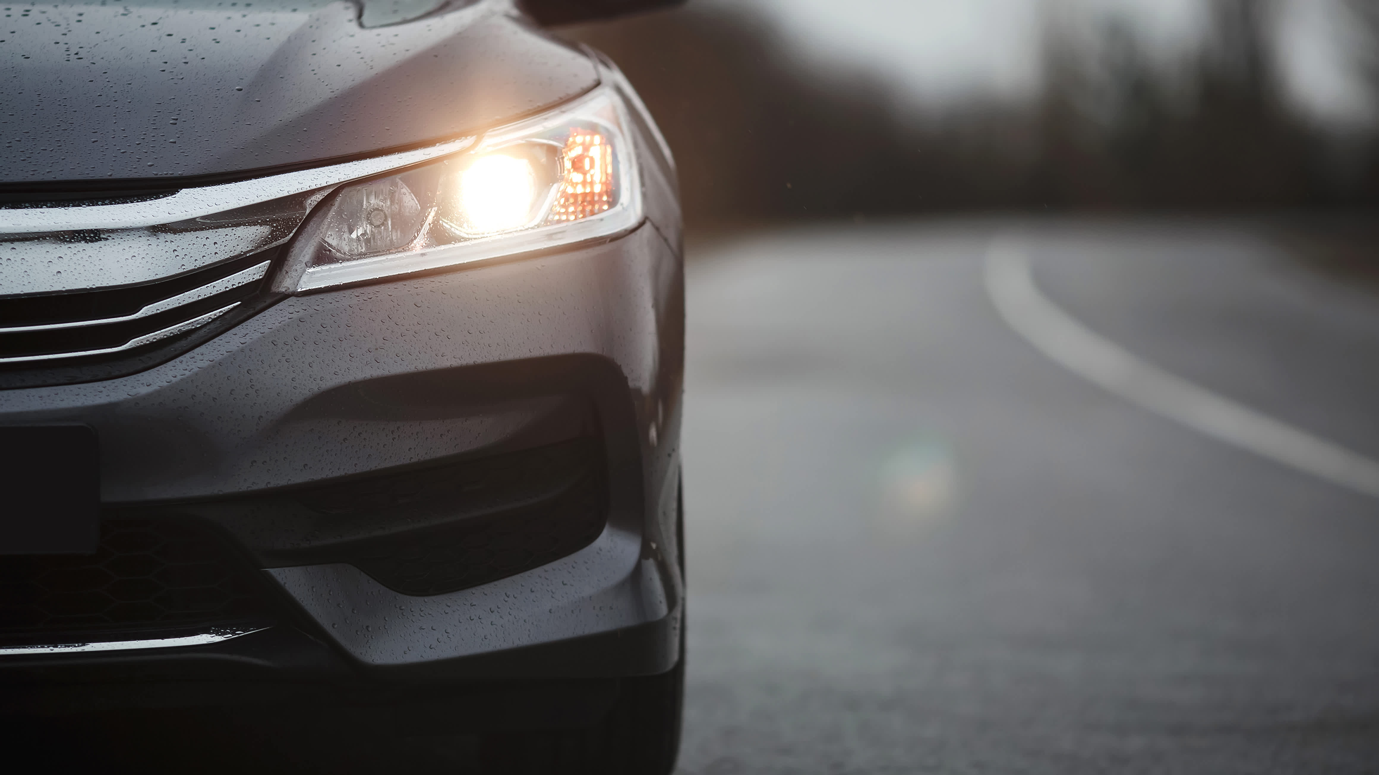 When to Use High Beam vs. Low Beam Headlights | Via