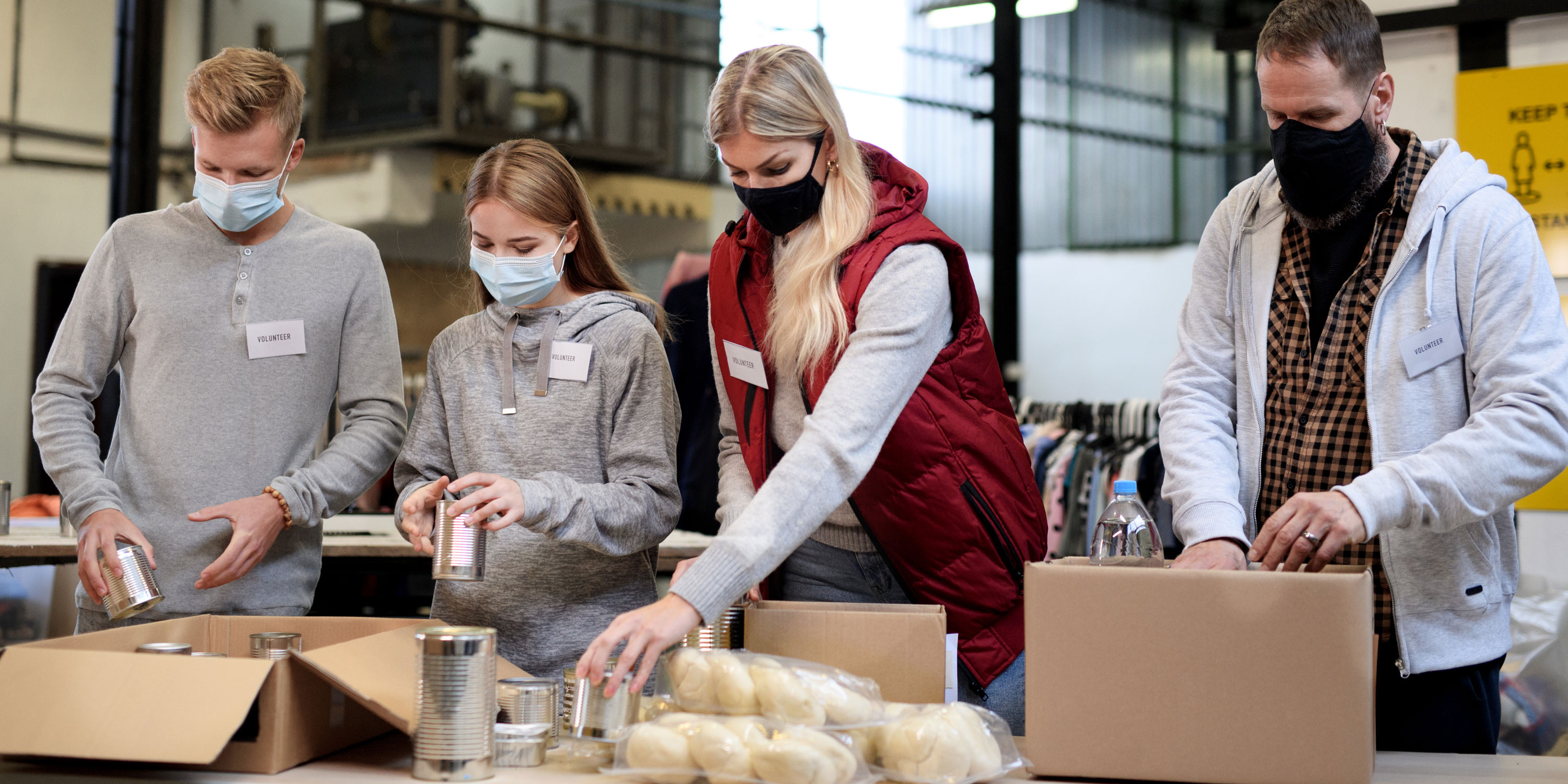 Ways to Give Back This Holiday Season | Via