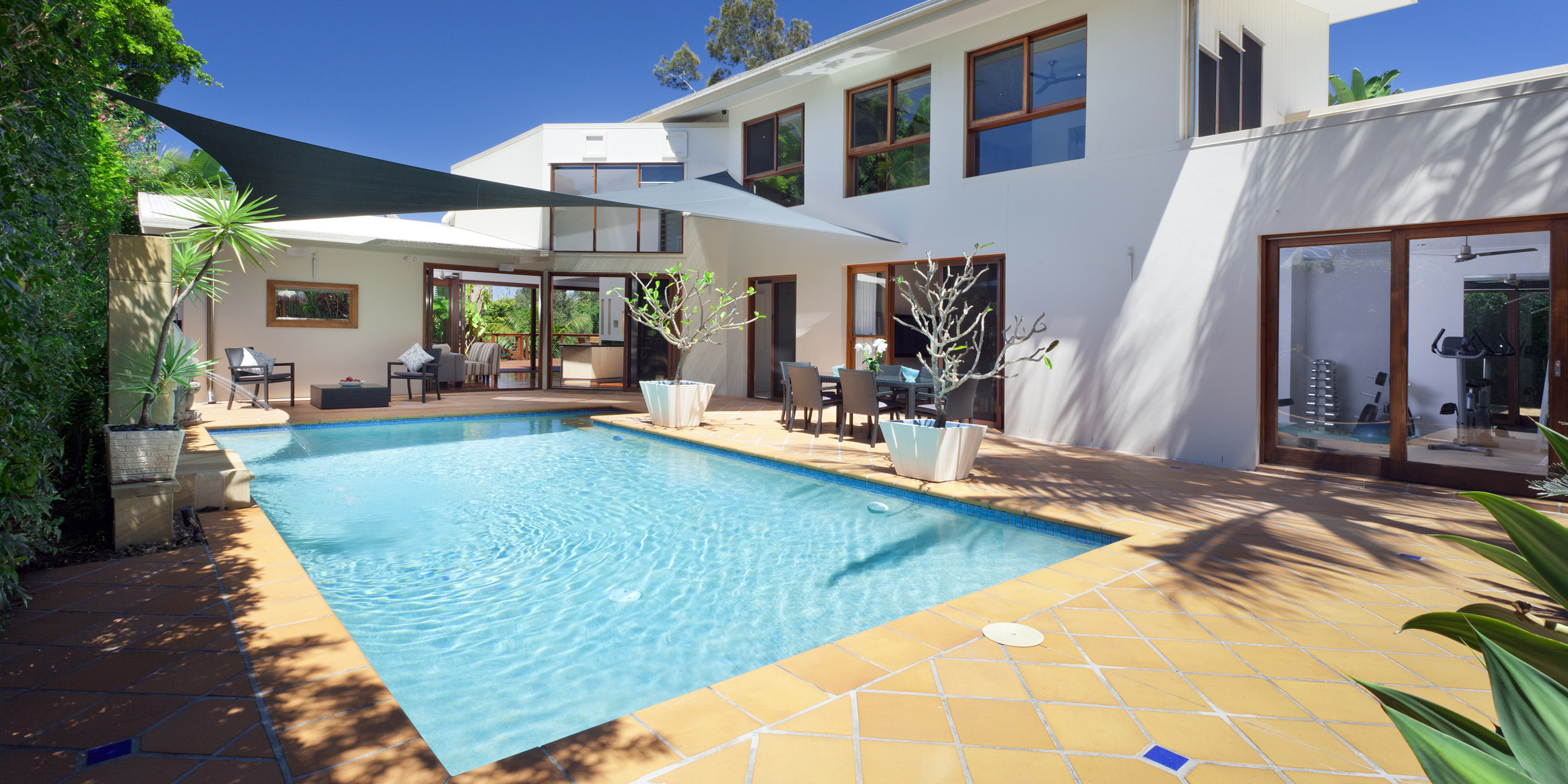 8 Tips to Make Your Pool More Energy and Water Efficient | Via